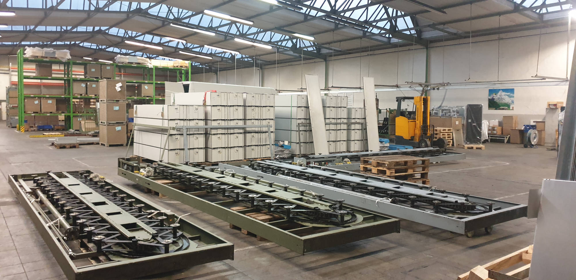 Über Uns - gebrauchte Umlaufregale Paternoster und Lagerlifte als reale ...